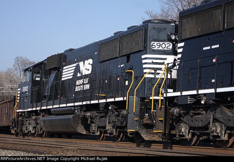 NS 6902